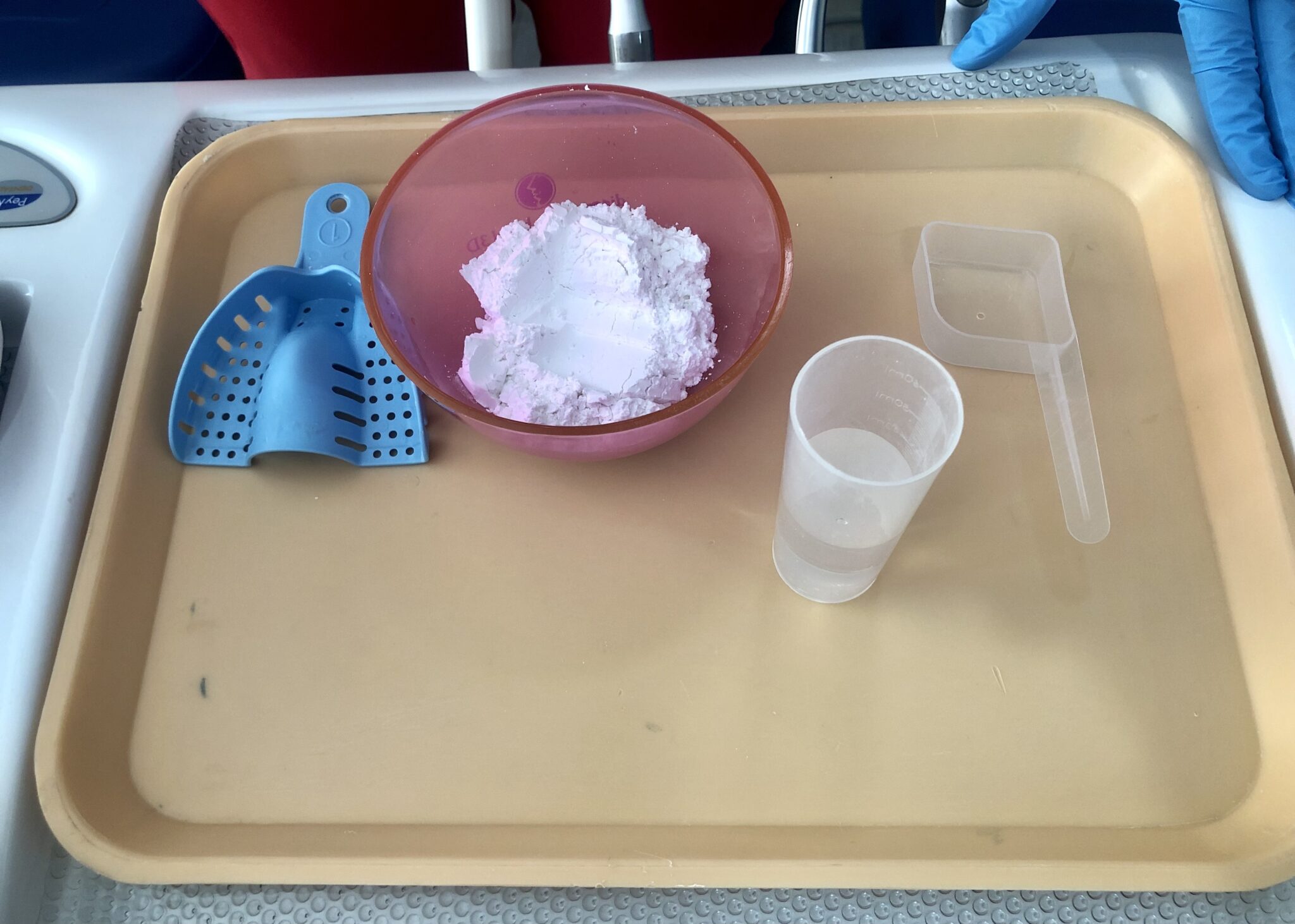 Elaboración de un guarda oclusal de acetato. – hr-dental.com