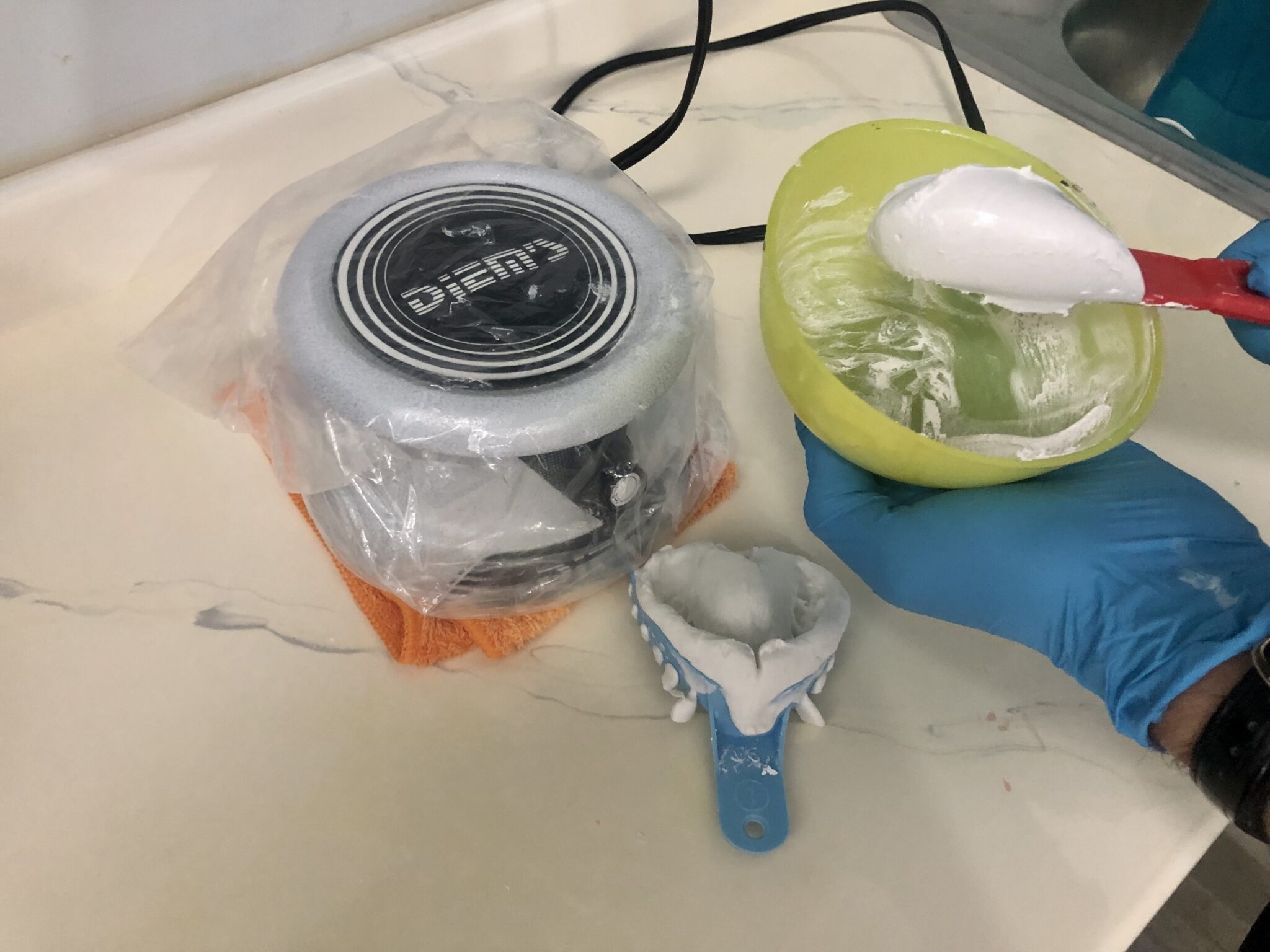 Elaboración de un guarda oclusal de acetato. – hr-dental.com